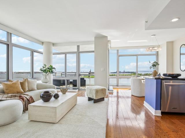 25 Hudson St # 803