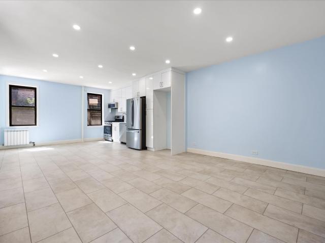 25 Indian Road, New York, NY