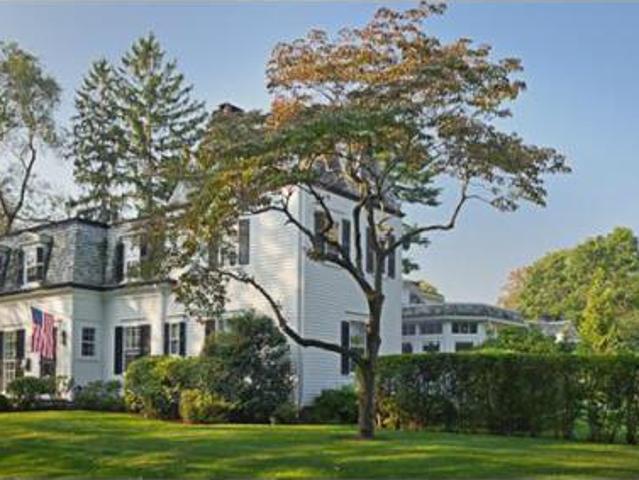 25 Irving St, Hingham, MA 02043