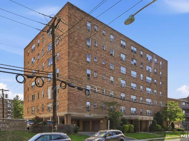 25 Jefferson Street # 2F