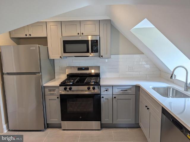 25 Jones Avenue # 2ND FLOOR