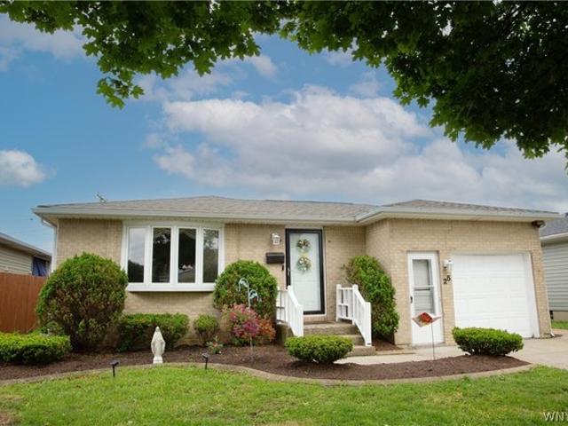 25 Karen Ln, Depew, NY 14043