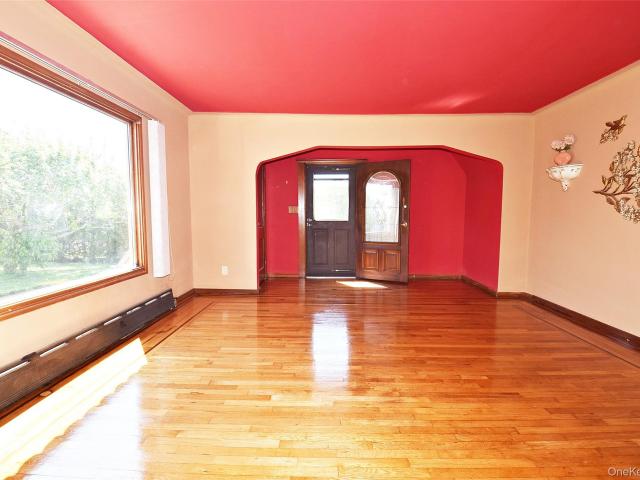 25 Kensington Court