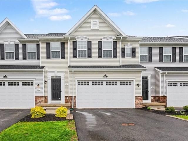 25 Keuka Ln, Canandaigua, NY 14424
