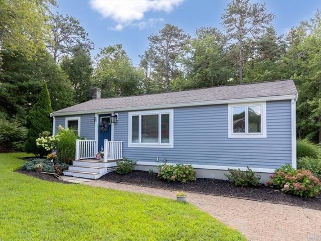 25 King Ave, Plymouth, MA 02360