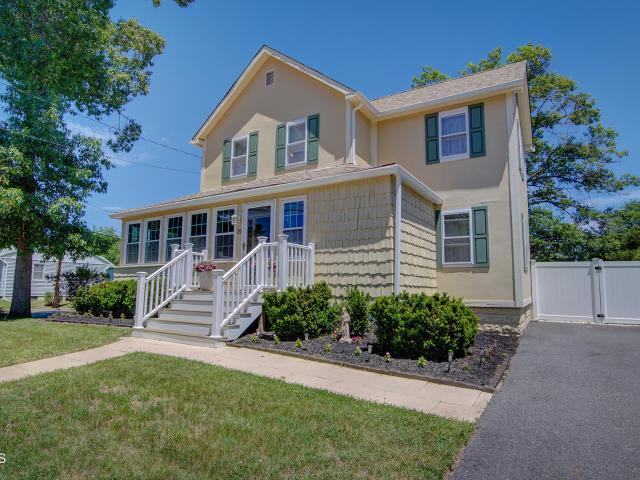 25 Lake Avenue