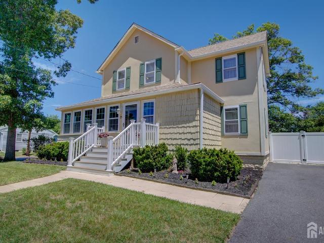 25 Lake Avenue