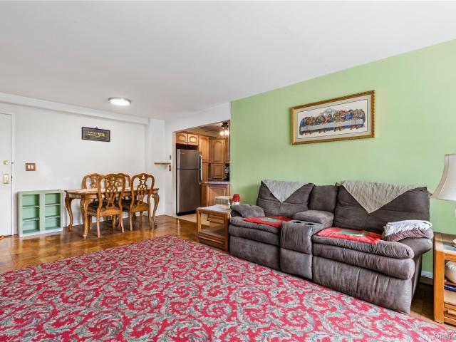 25 Lake Street 2C