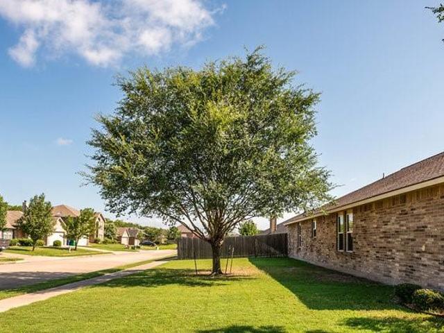 25 Larkspur Drive