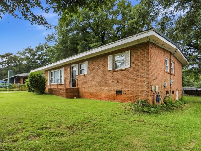 25 Larose Circle SE