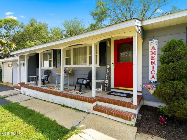 25 Laurelton Avenue
