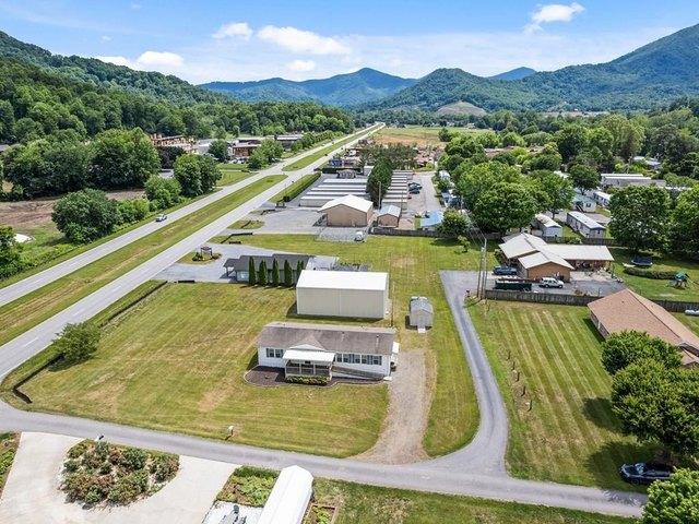 25 Lester Ln, Waynesville, NC 28785