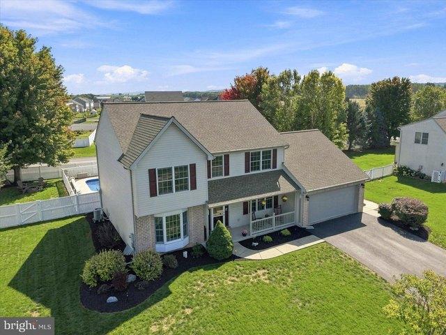 25 Lexington Dr, Annville, PA 17003