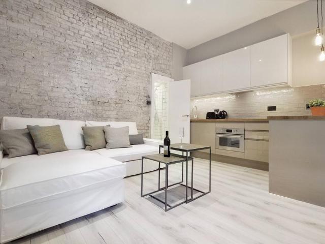 25 Linden Gardens, London W2 1 bed flat to rent £3,662 pcm £845 pw