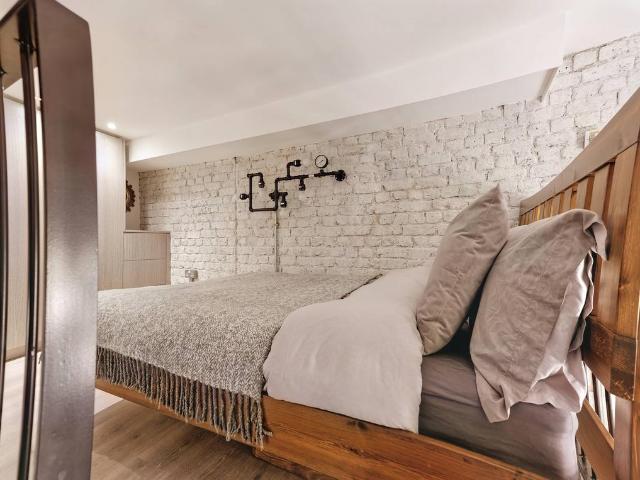 25 Linden Gardens, London W2 1 bed flat to rent £3,878 pcm £895 pw