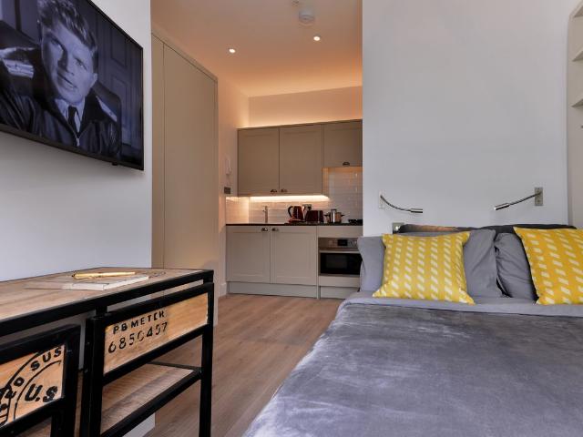 25 Linden Gardens, Notting Hill, London W2, Studio to rent, £3,012 pcm | PrimeLocation