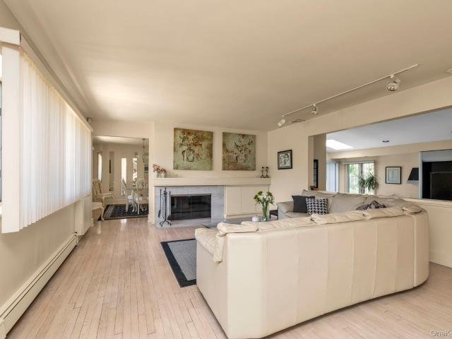 25 Linden Lane