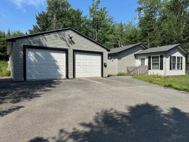 25 Lily Pad Ln, Hancock, ME 04640