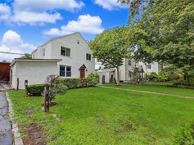 25 Longmeadow Road