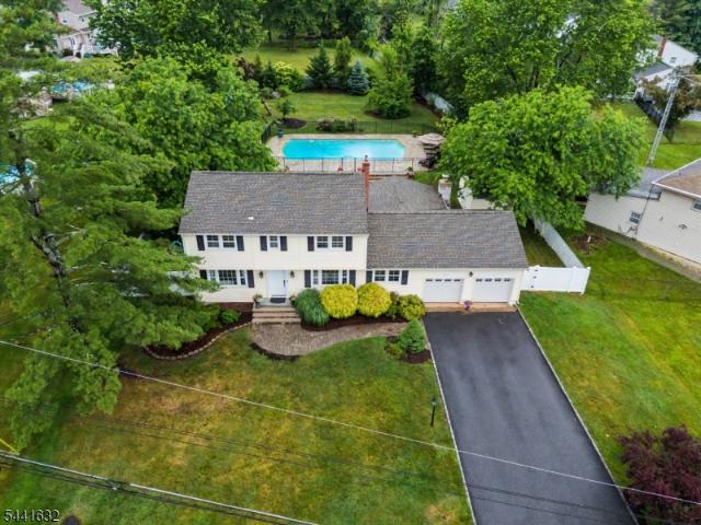 25 Lord Stirling Dr