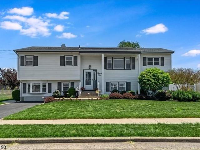 25 Louise Dr, Manville, NJ 08835