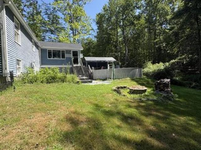25 Lynwood Dr, Waterboro, ME 04061