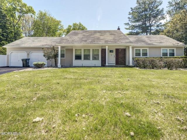 25 McCue Rd, Morganville, NJ 07751