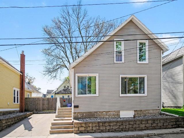 25 Mack Avenue