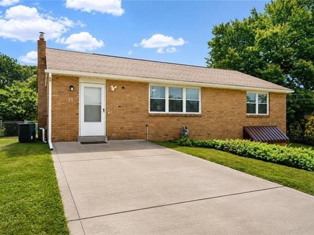 25 Magee Dr, Jeannette, PA 15644