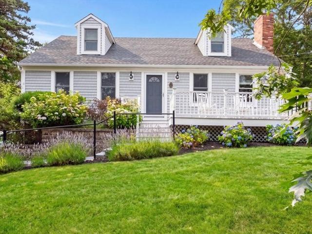 25 Marthas Ln, Harwich, MA 02645