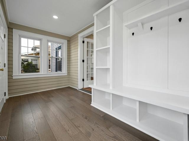 25 Marinus St