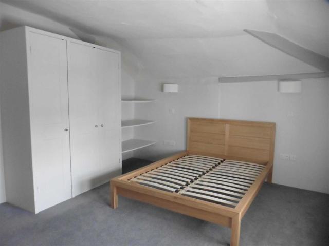 25 Market Place, Chippenham, SN15