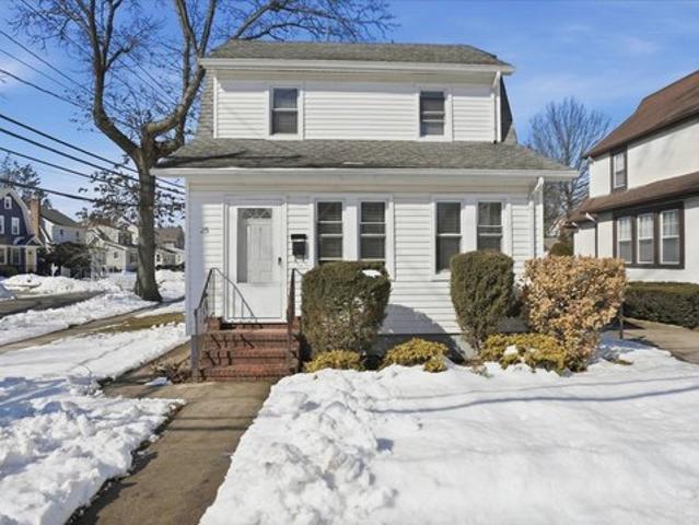 25 Mayfair Ave, Floral Park, NY 11001