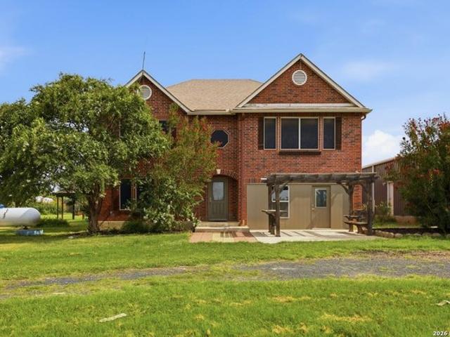 25 Meadowview Dr, Lytle, TX 78052