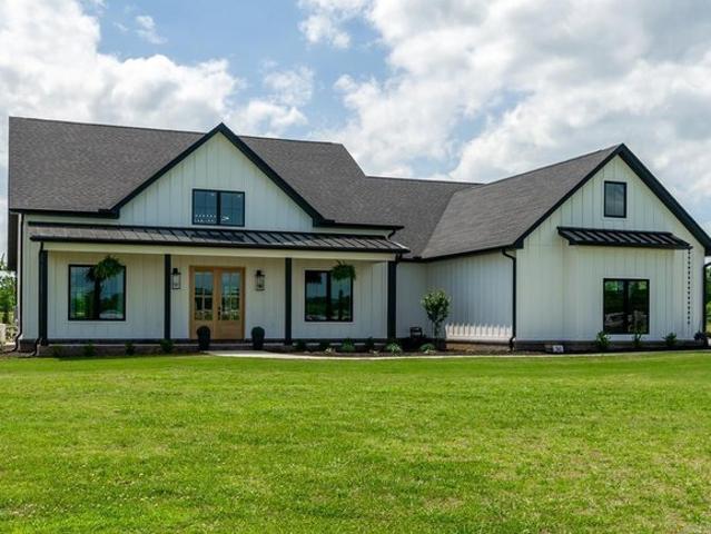 25 Green Meadows Dr, Vilonia, AR 72173