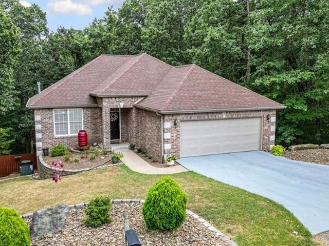 25 Merritt Cir, Bella Vista, AR 72714