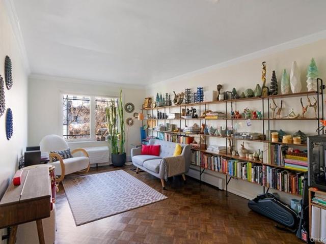25 Meserole St Apt 3R, Brooklyn, NY 11206