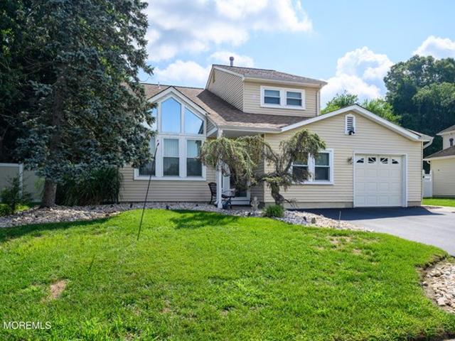 25 Metedeconk Rd, Howell, NJ 07731