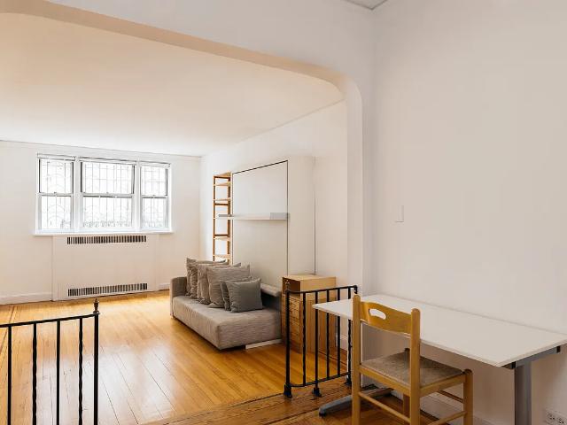 25 Minetta Lane, New York, NY
