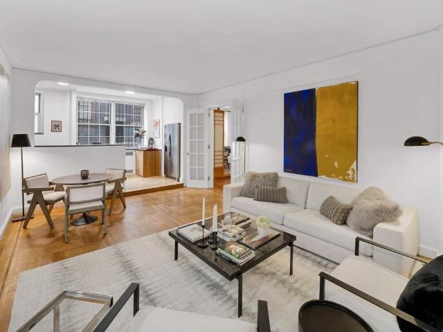 25 Minetta Lane, New York, NY