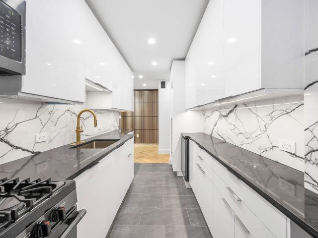 25 Minetta Lane, New York, NY
