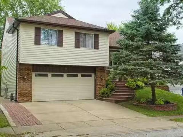 25 MONTEREY Drive, Vernon Hills, IL 60061