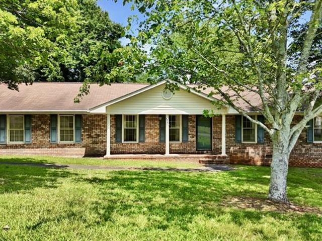 25 Montre Cir SE, Silver Creek, GA 30173