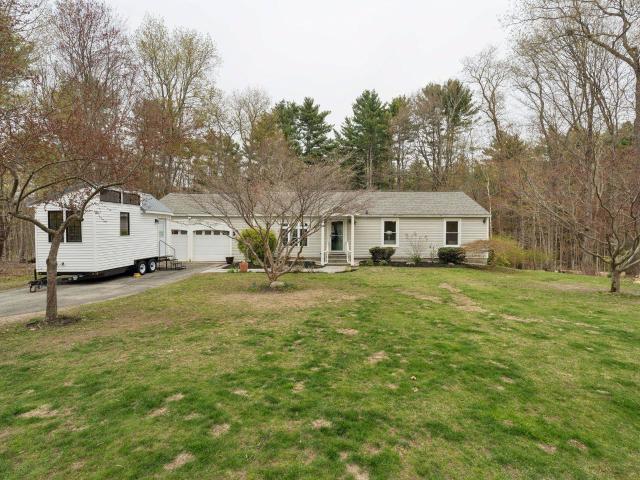 25 Moulton Ridge Rd, Kensington, NH 03833 | MLS #5085 | Compass