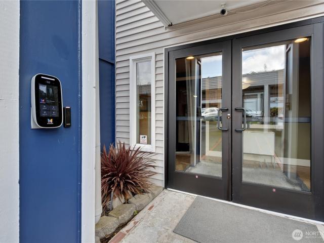 25 N Broadway # 308