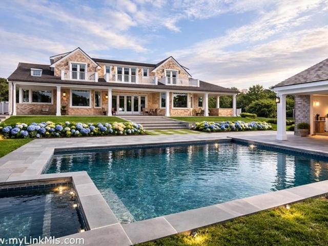 25 N Pasture Ln, Nantucket, MA 02554