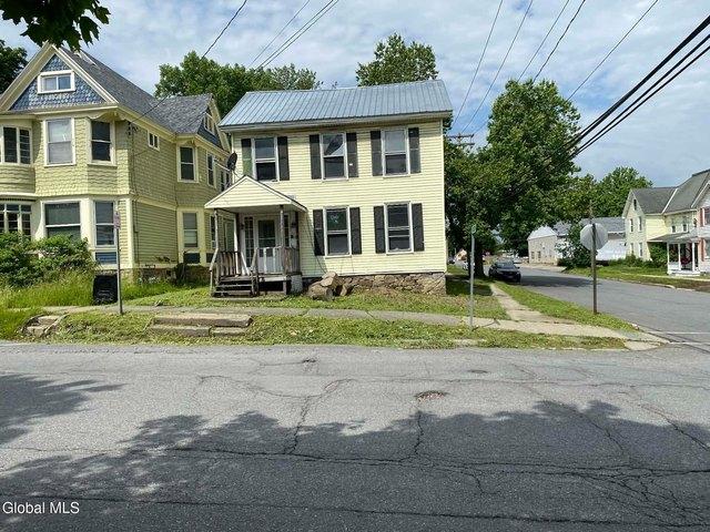 25 N Perry St, Johnstown, NY 12095