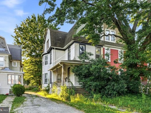 25 N Wycombe Ave, Lansdowne, PA 19050