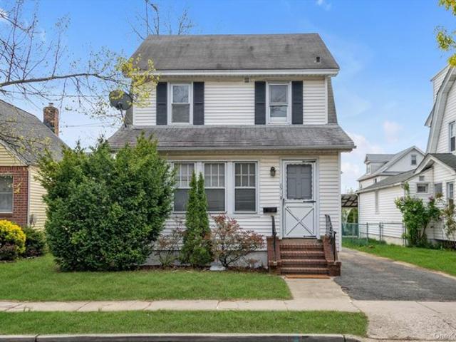25 N 12th St, New Hyde Park, NY 11040