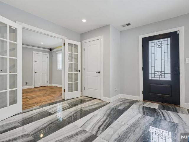 25 Nathan Way